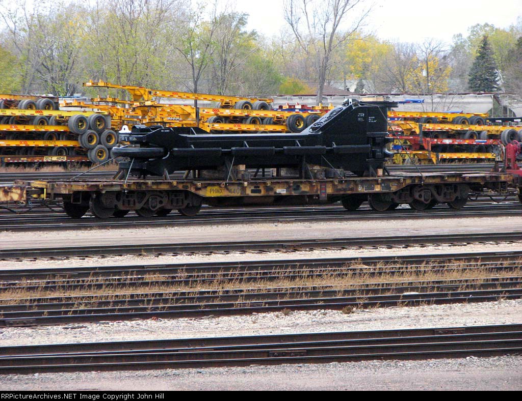 091030035 PHMX 4402 with high-wide load in BNSF Northtown "T" Yard